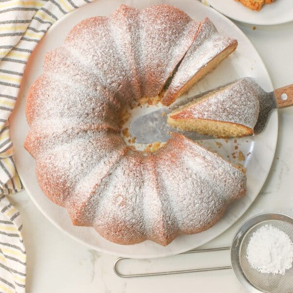 Cold Oven Pound Cake - Immaculate Bites