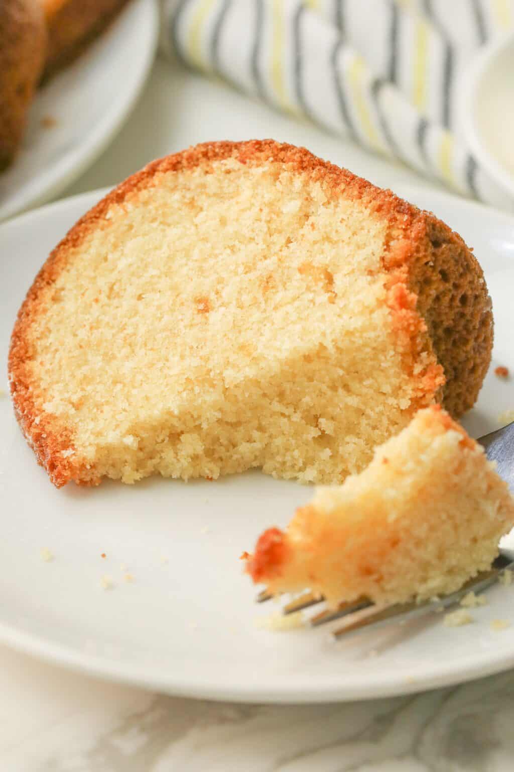 Cold Oven Pound Cake - Immaculate Bites